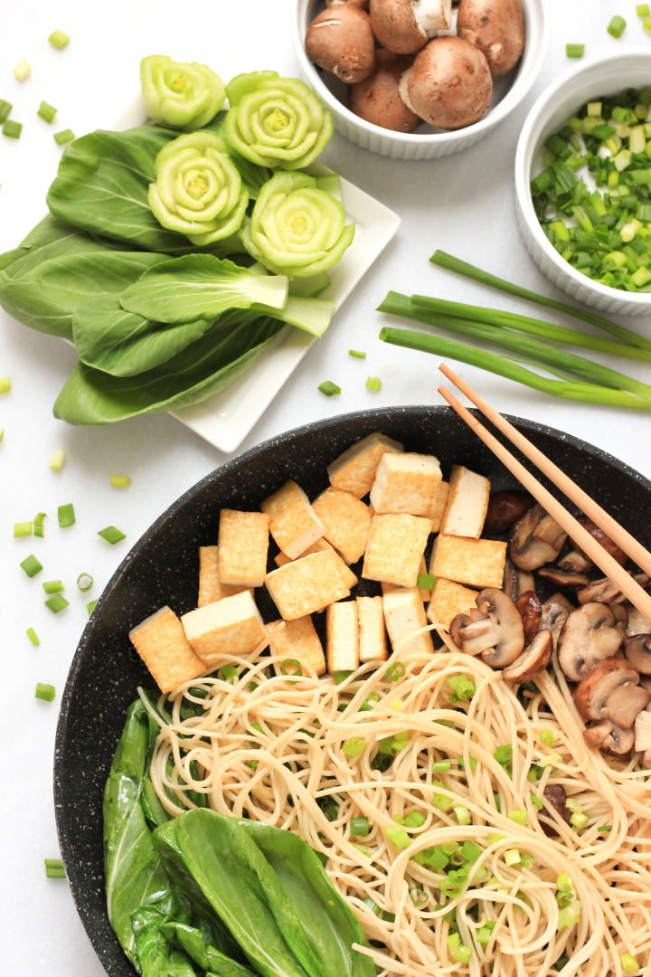 Brown Rice Noodles with Bok Choy, Mushrooms & Tofu
